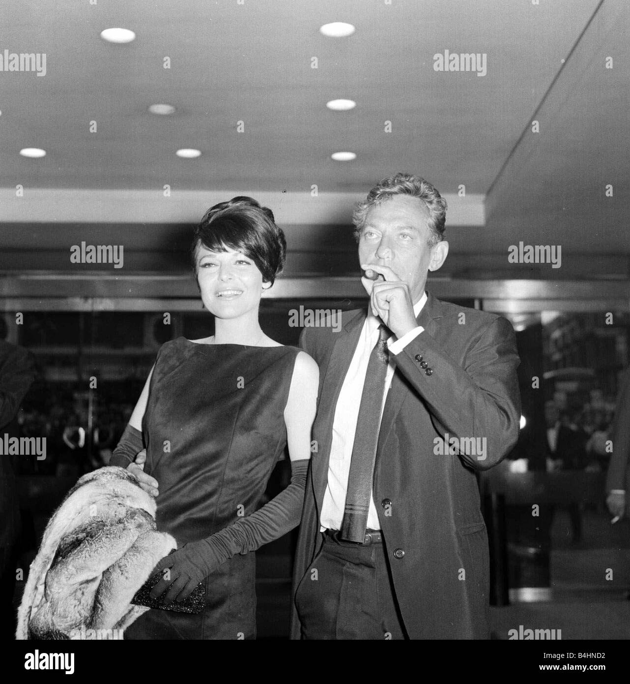 Pumpkin Eater Film Premiere Juli im Bild 1964 Peter Finch Schauspieler ...
