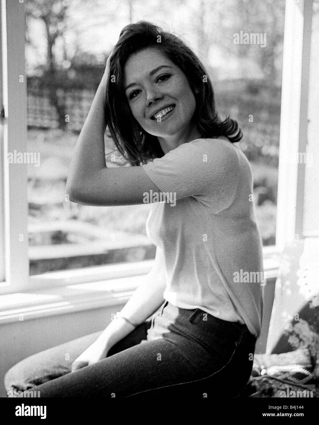 Schauspielerin Diana Rigg 1965 Stockfotografie - Alamy