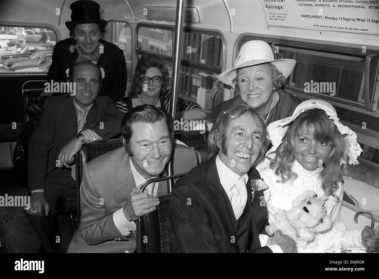 Bob Grant Schauspieler aus TV-Serie auf die Busse heiratet Kim Benwell ...