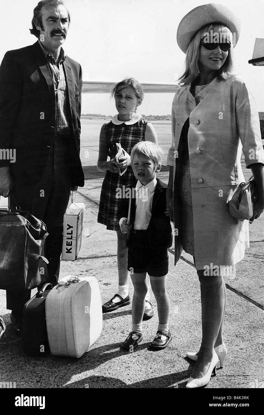 Sean connery diane cilento -Fotos und -Bildmaterial in hoher Auflösung ...