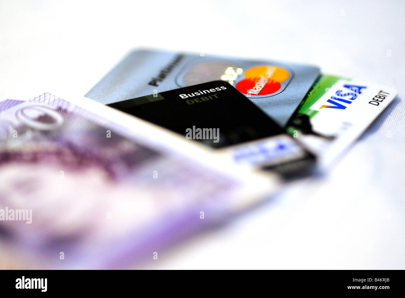 Bargeld und karten -Fotos und -Bildmaterial in hoher Auflösung – Alamy