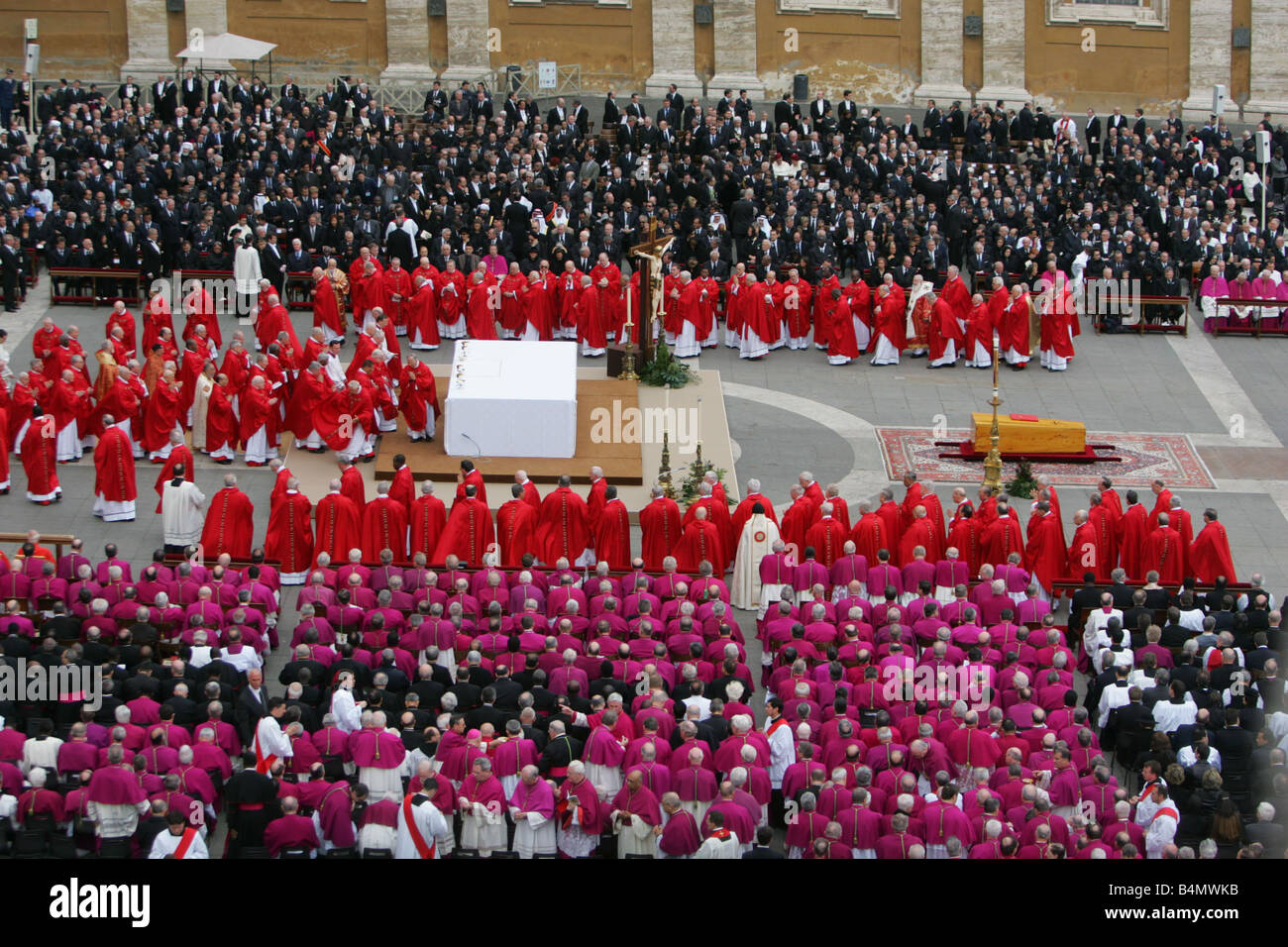 Papst Johannes Paul II Beerdigung in St. Peters Platz Rom der ...