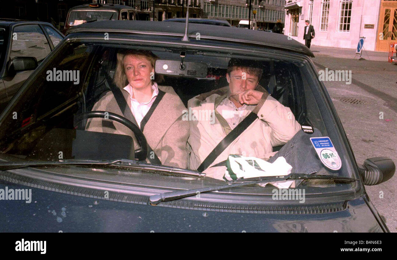 Wurde von seiner freundin gefahren -Fotos und -Bildmaterial in hoher ...