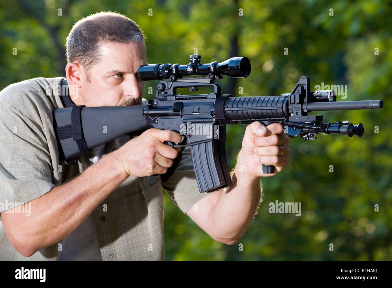 Gewehr waffe -Fotos und -Bildmaterial in hoher Auflösung – Alamy