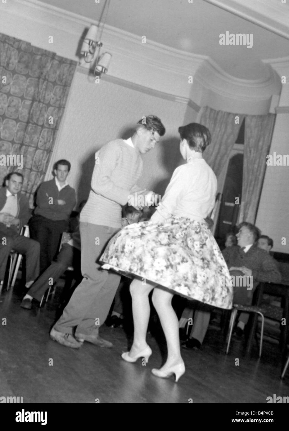 Night club 1950s -Fotos und -Bildmaterial in hoher Auflösung – Alamy