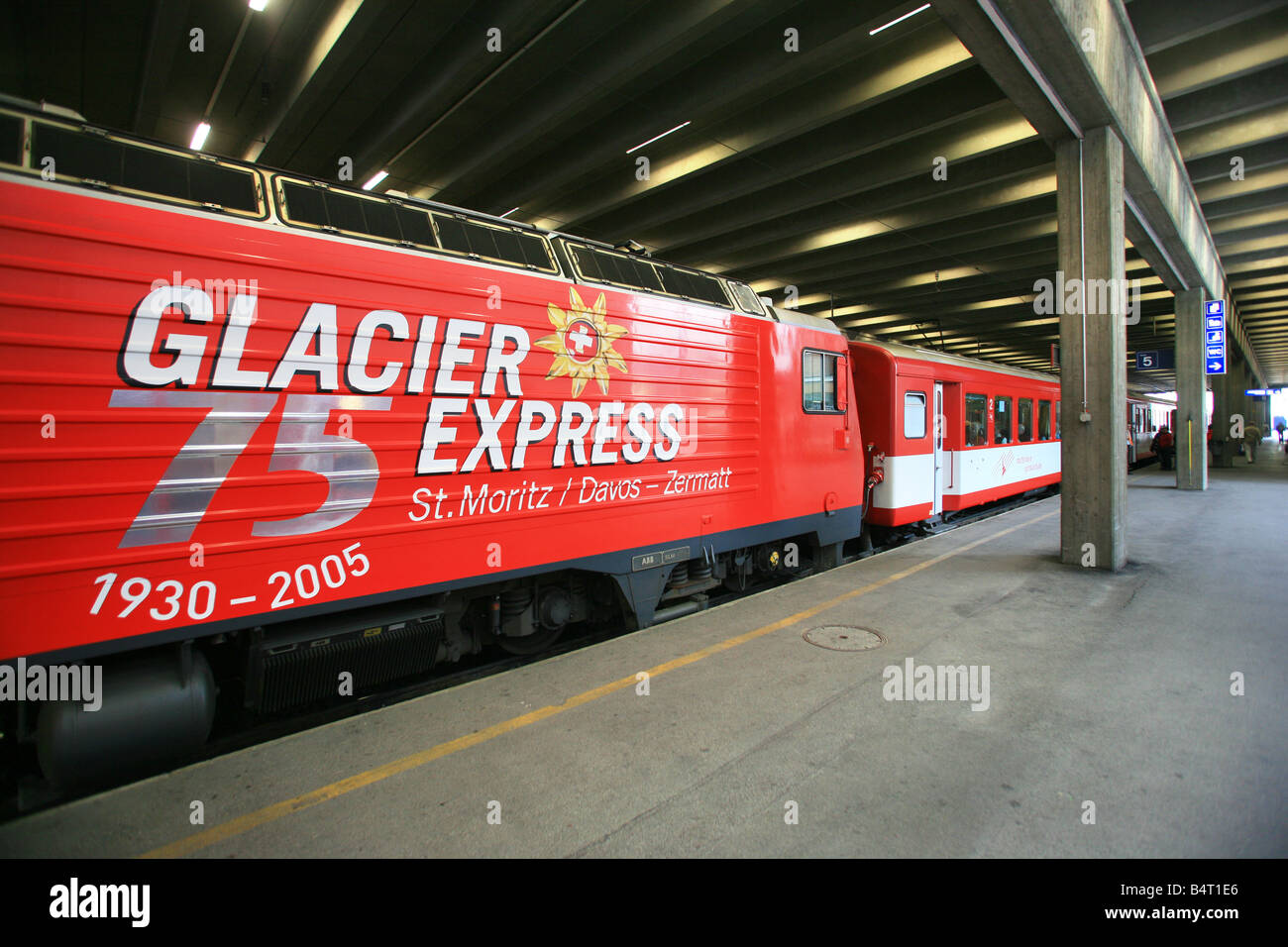 Train Station Glacier Express-Zug Zermatt Wallis Schweiz Europa ...