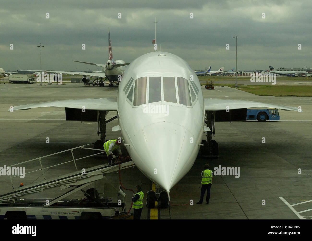 British Airways Concorde BA 002 kommt am Flughafen Heathrow Juli 2000 ...