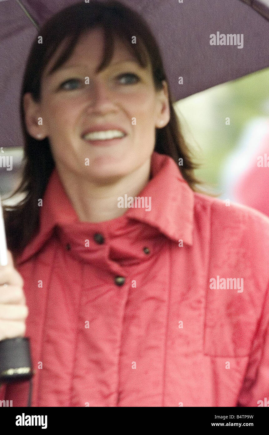 Julie McGillivray Snatch 1 Julie McGillivray die Frau des Rivercity ...