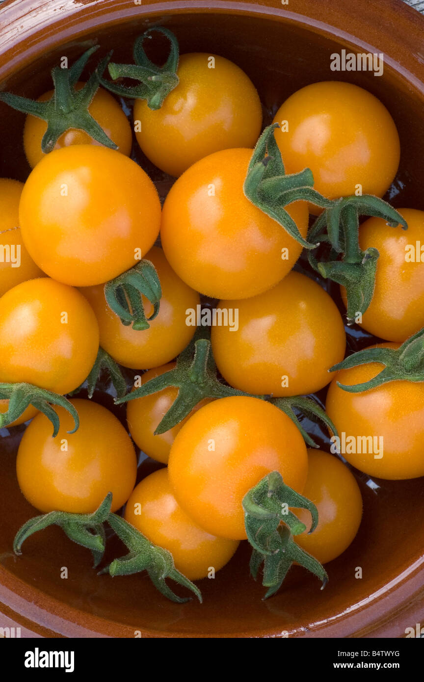 Frische gelbe kirschtomaten Stockfotos und -bilder Kaufen - Alamy