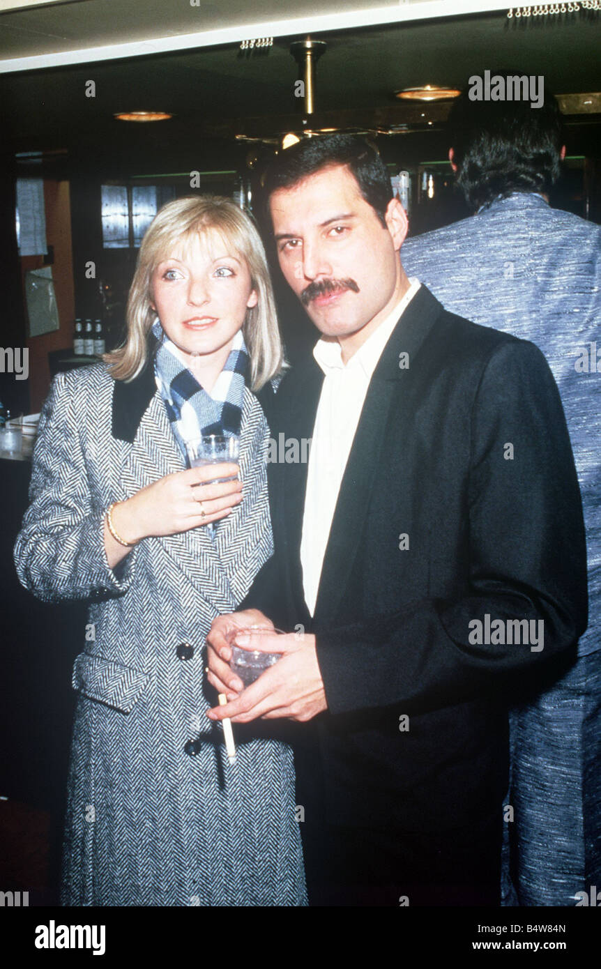 Freddie Mercury und Freundin Mary Austin November 1985 Stockfotografie ...