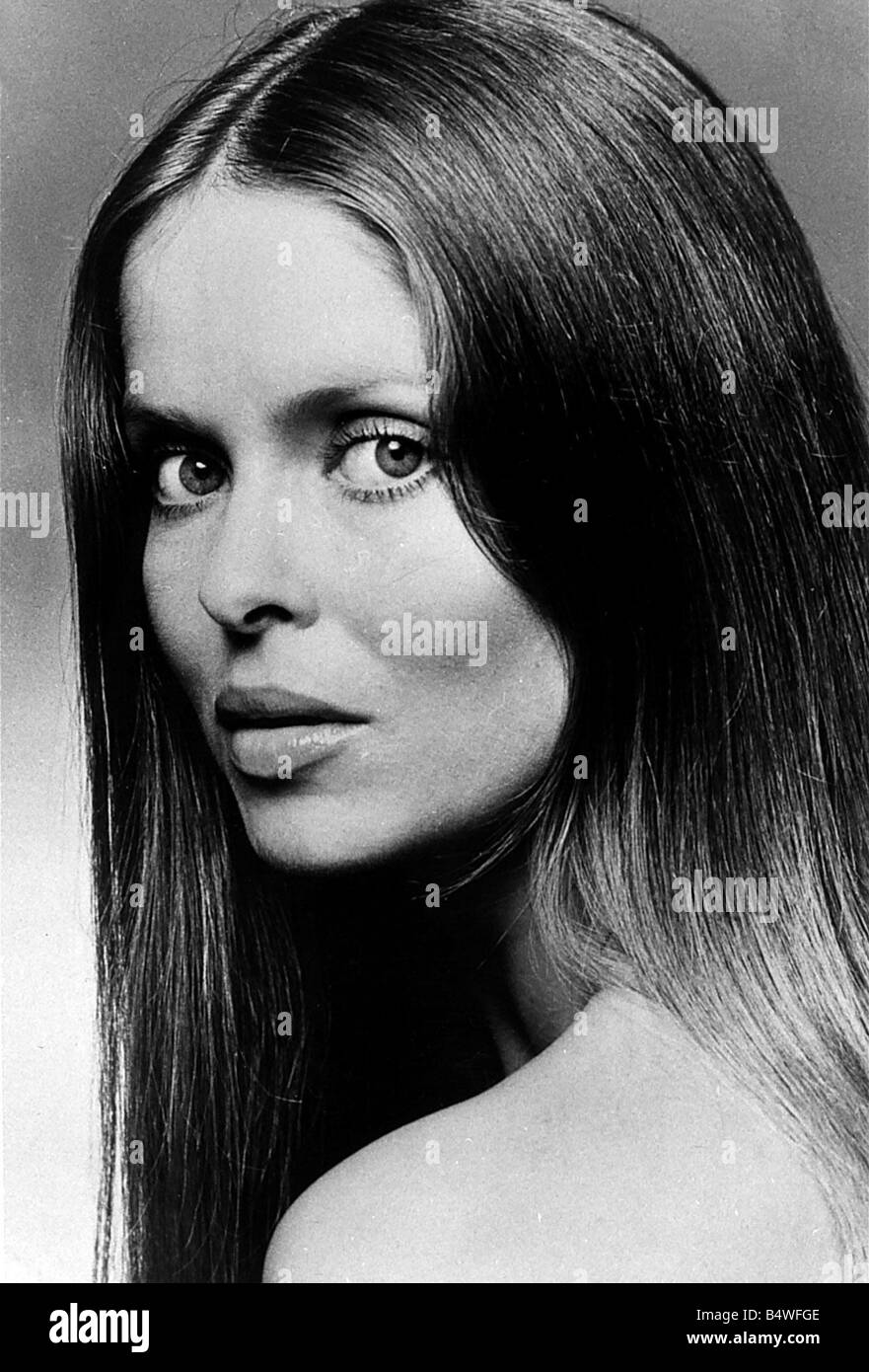 Schauspielerin und James Bond Girl Barbara Bach 1976 Stockfotografie ...