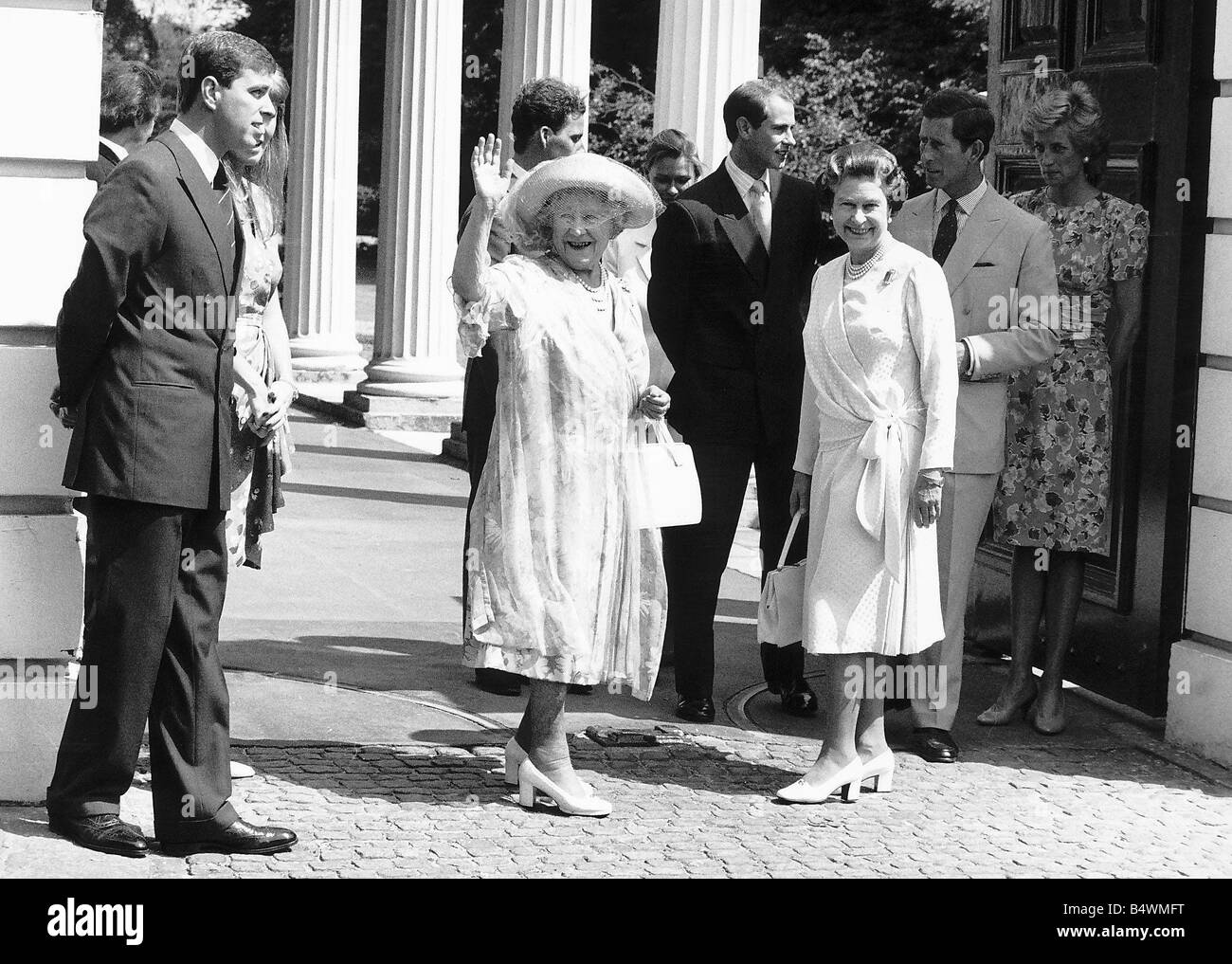 Königin-Mutter mit Königin Elizabeth II Prinz Andrew Prinz Edward Sarah ...