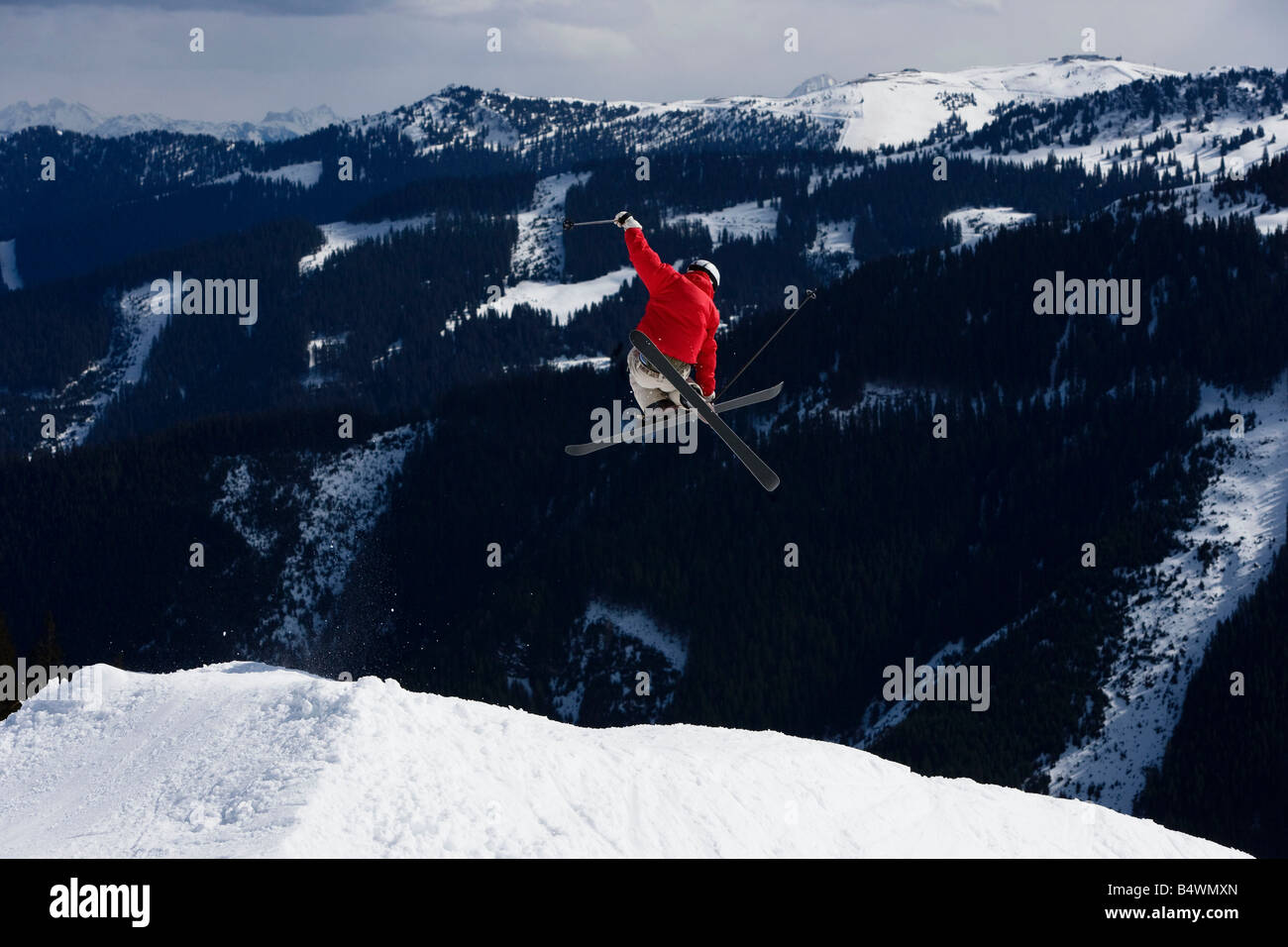 Horizontales springen -Fotos und -Bildmaterial in hoher Auflösung – Alamy