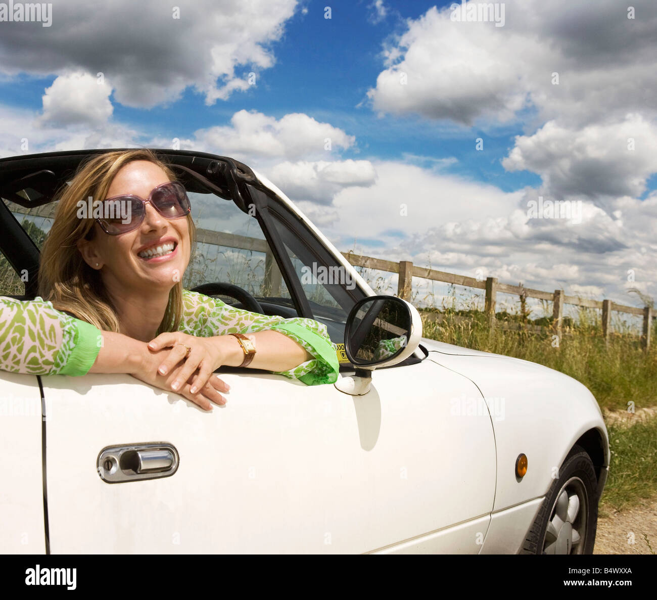 Aus Dem Auto Steigen Stockfotos und -bilder Kaufen - Alamy