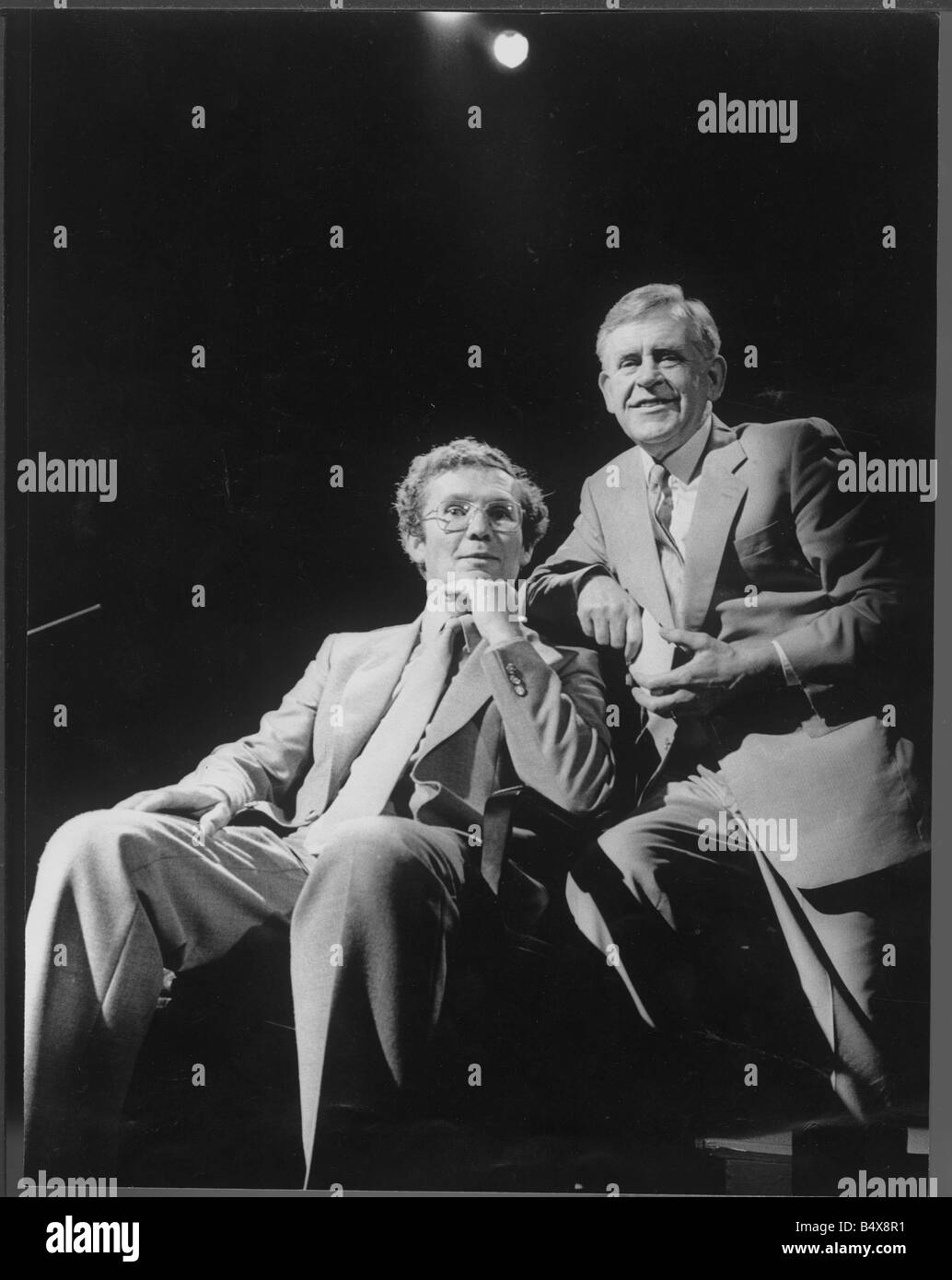 Magnus Magnusson mit "Mastermid'contestant Tom Bohne an der Warwick ...