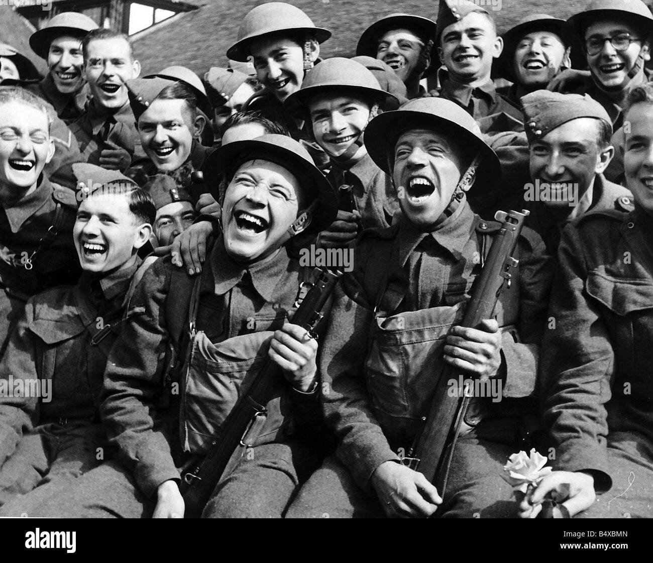 Glückliche soldaten ww2 -Fotos und -Bildmaterial in hoher Auflösung – Alamy