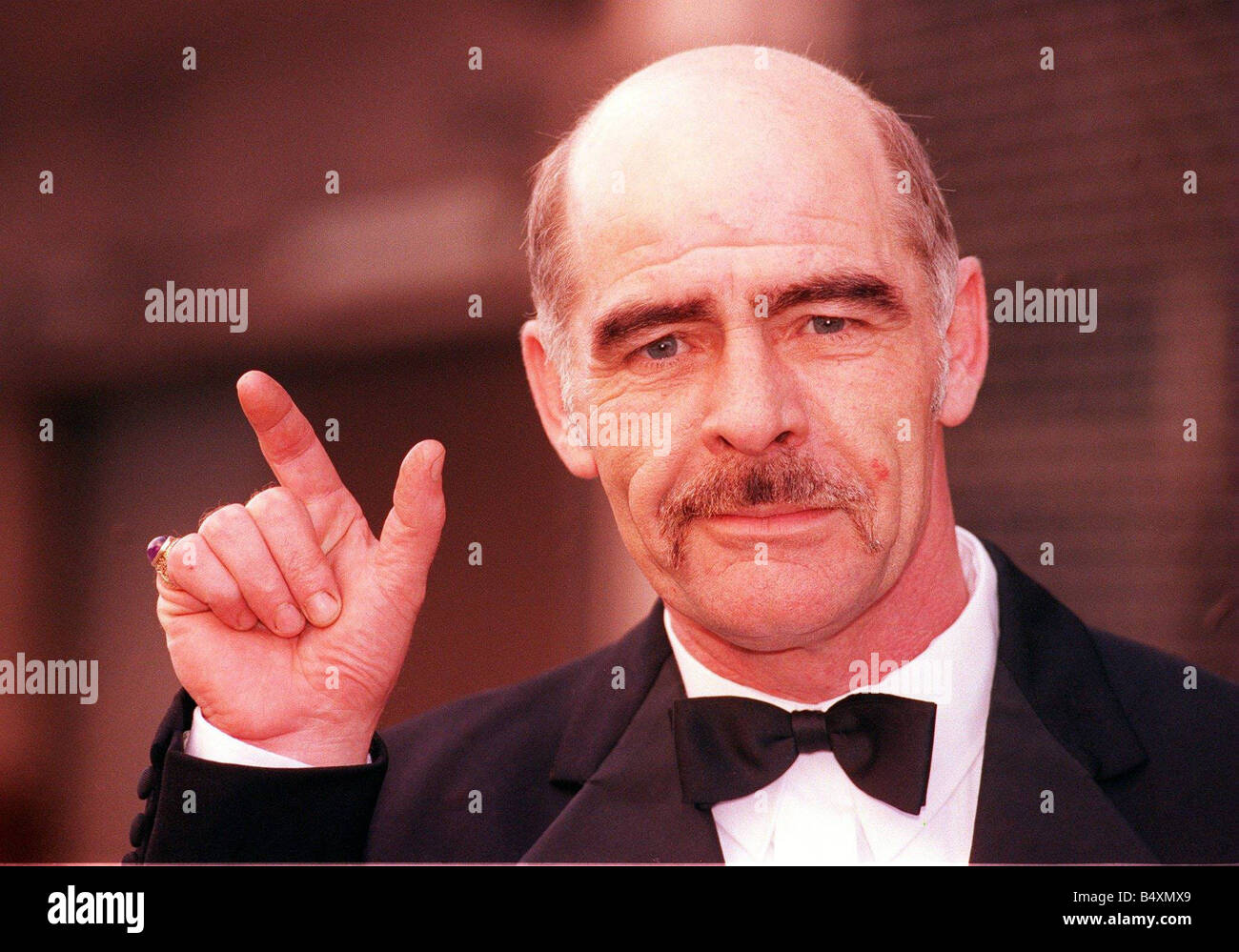 Sean Connery Doppelgänger John Garland Februar 1998 Fingerzeig ...