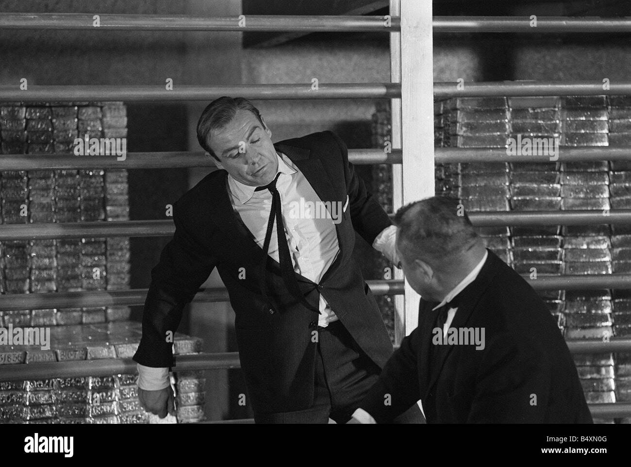 James Bond Goldfinger Fort Knox Schwarzweiß-Stockfotos und -bilder - Alamy