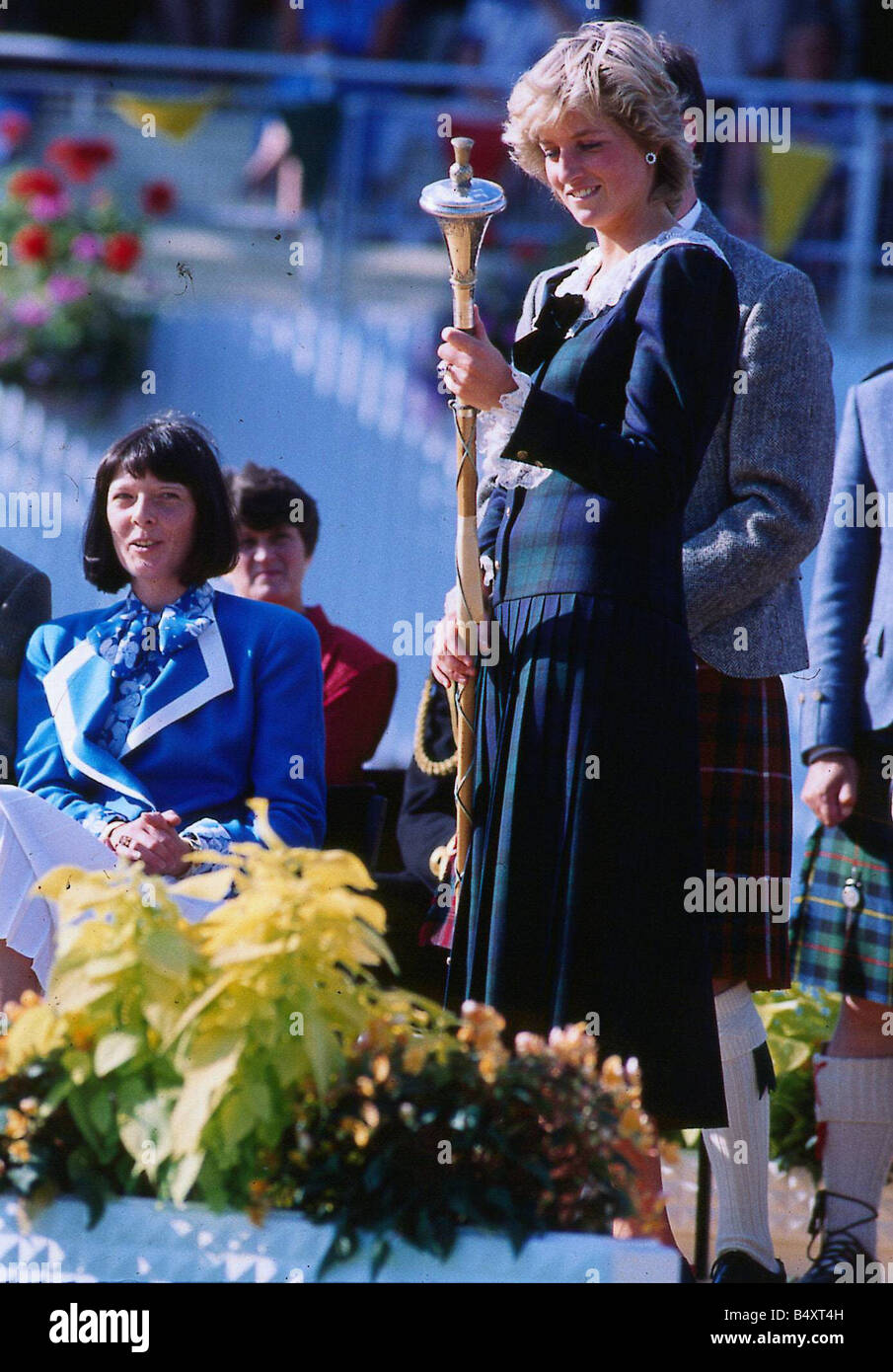 Prinzessin Diana Princess of Wales August 1987 mit der Keule in der ...