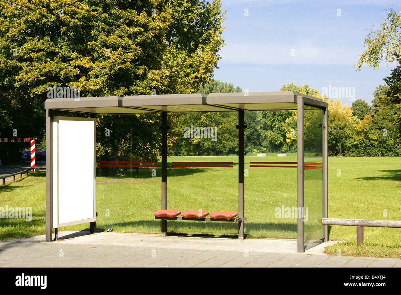 Bushaltestelle ad -Fotos und -Bildmaterial in hoher Auflösung – Alamy