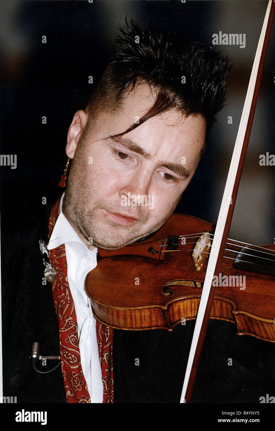 Violinist nigel kennedy -Fotos und -Bildmaterial in hoher Auflösung – Alamy