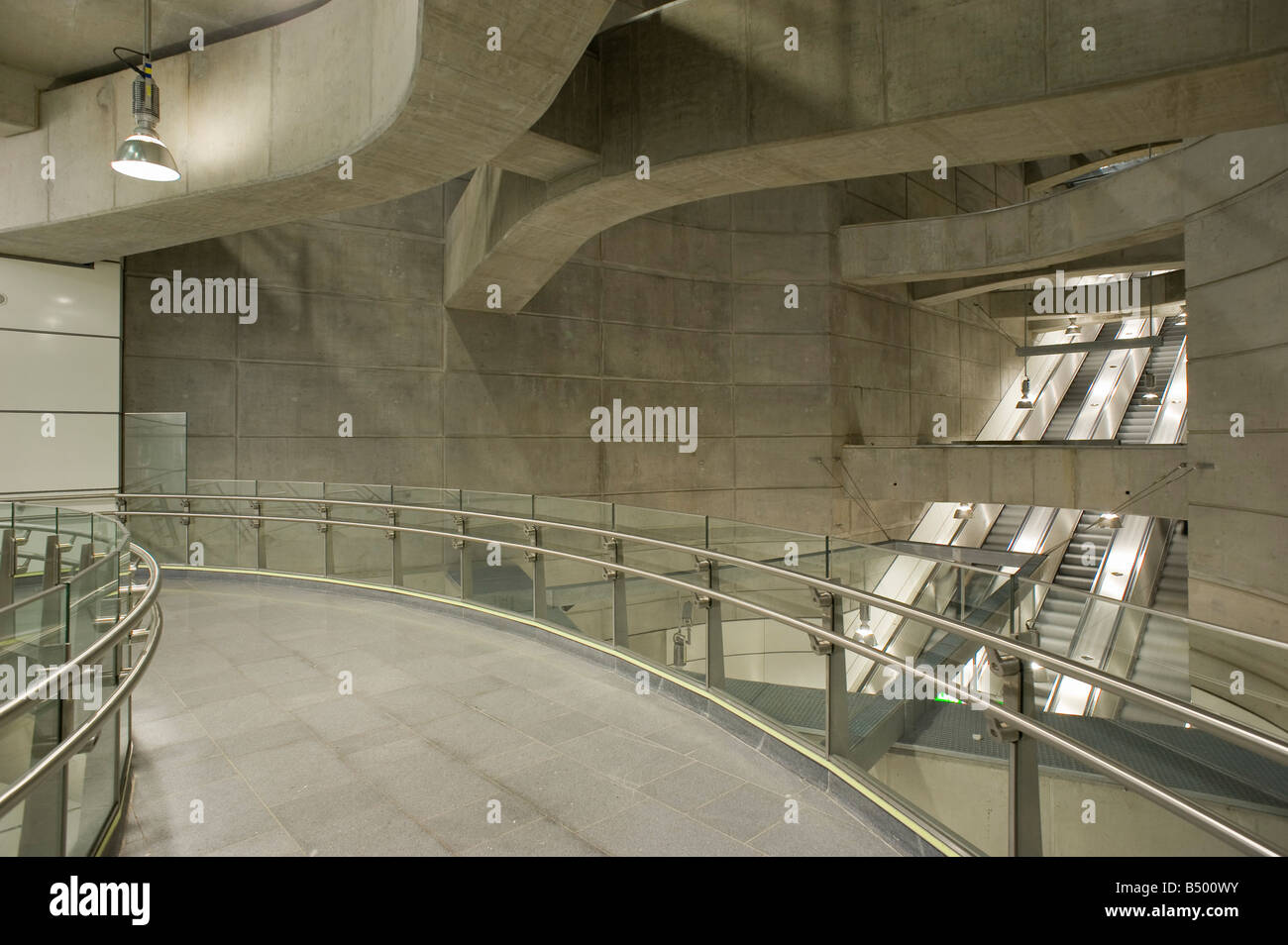 U2 linie u bahn -Fotos und -Bildmaterial in hoher Auflösung – Alamy