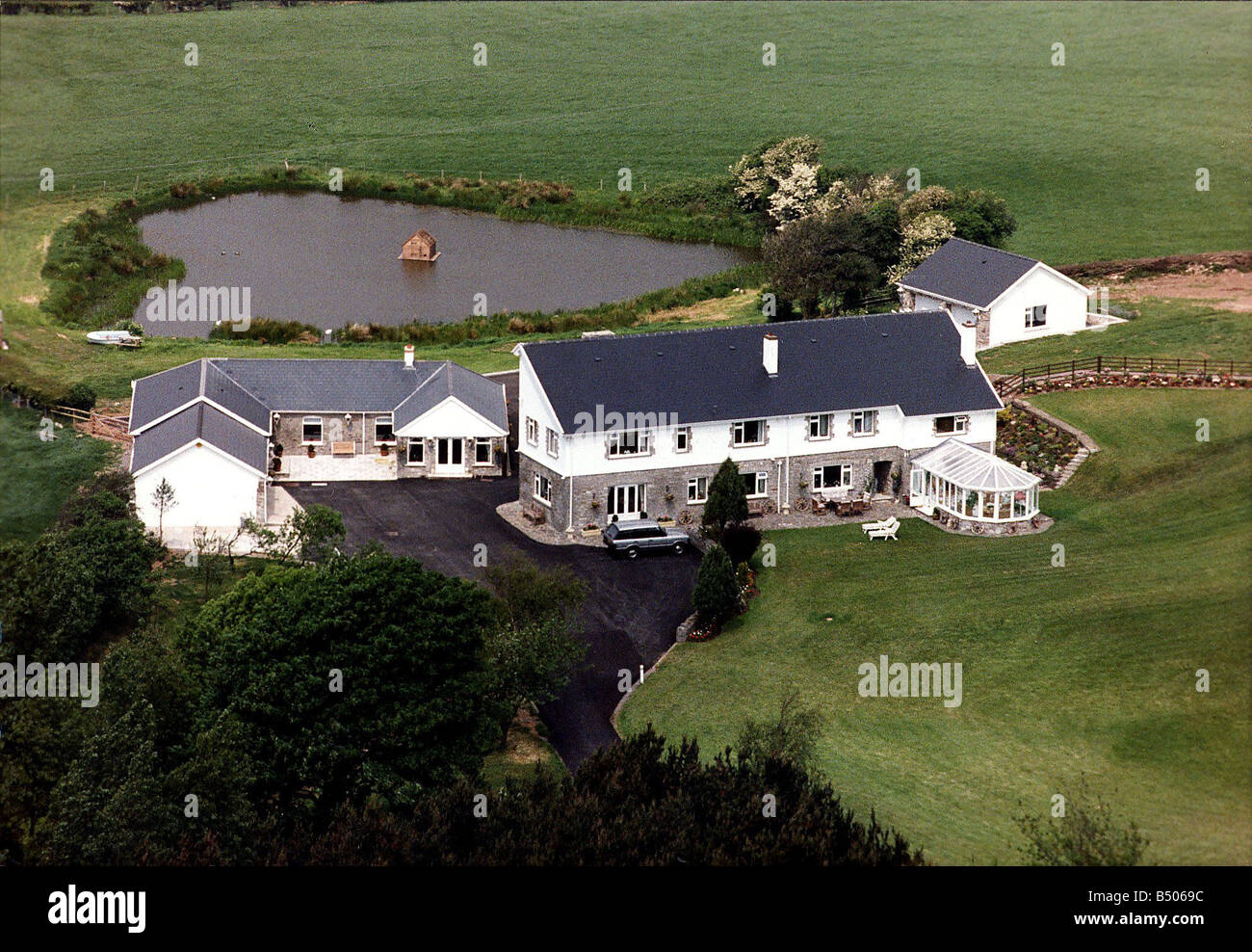 Singer tom jones house -Fotos und -Bildmaterial in hoher Auflösung – Alamy
