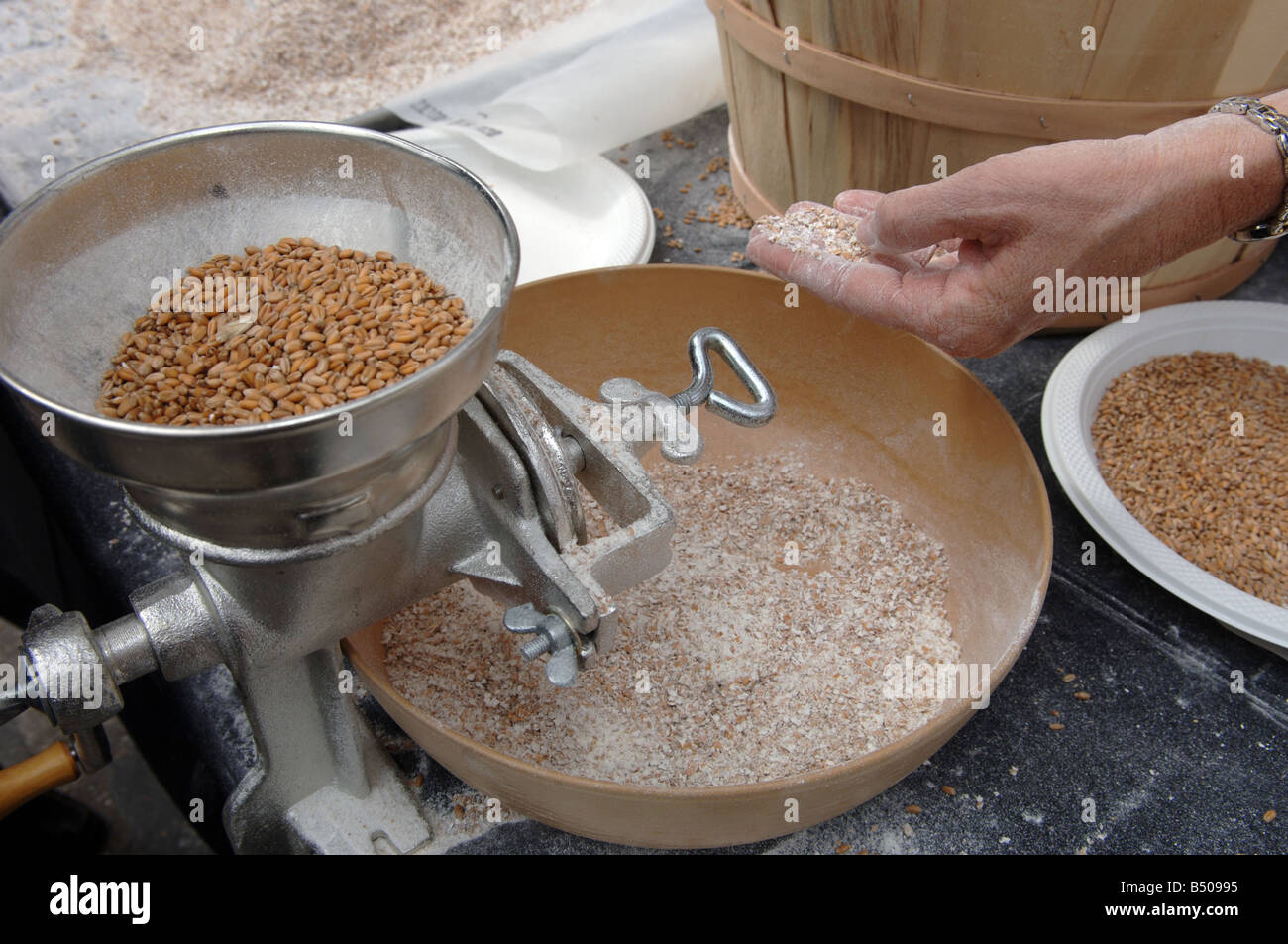Grain Grinding Stockfotos & Grain Grinding Bilder - Alamy