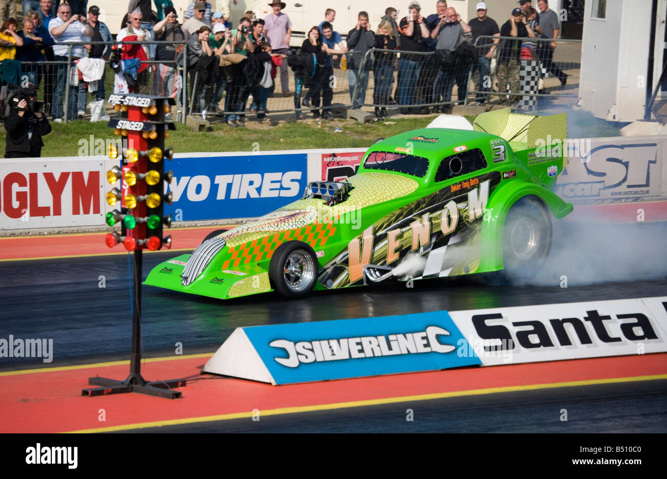 Dragster Venom angetrieben von Tony Betts, Drag Racing in Santa Pod ...