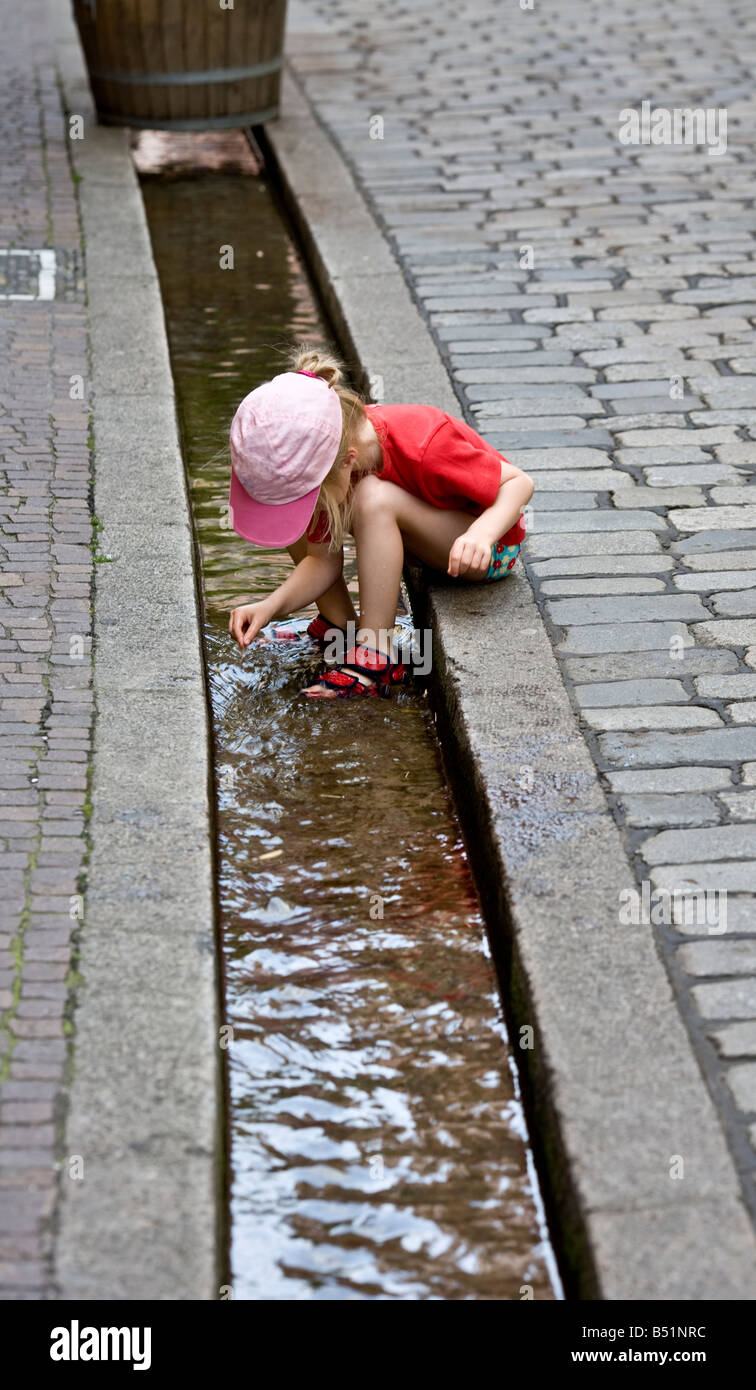 Mittelalterliche spiele kinder -Fotos und -Bildmaterial in hoher ...