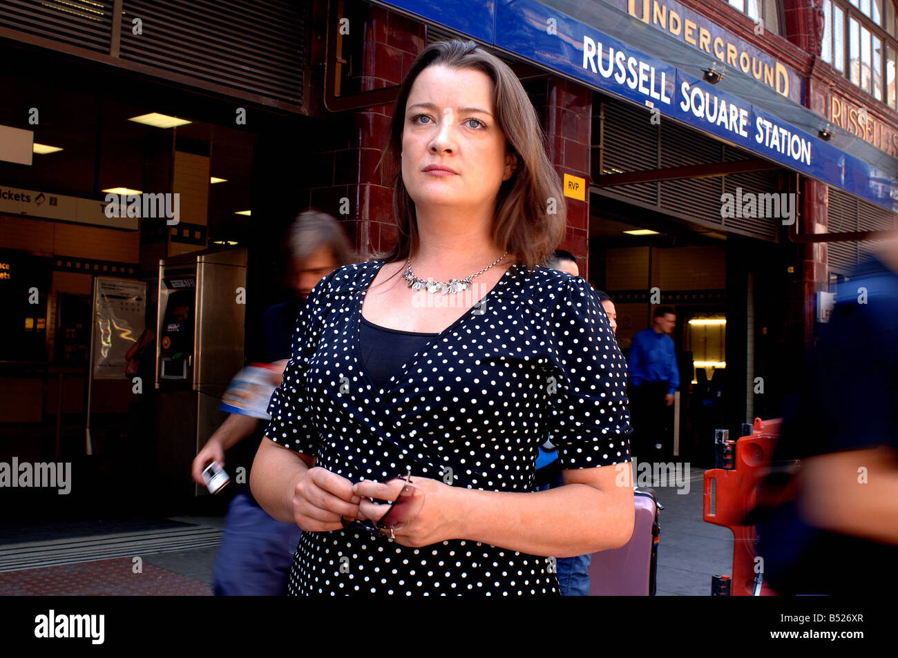 Rachel North außerhalb Russell Sqaure u-Bahnstation wo vor 1 Jahr half ...