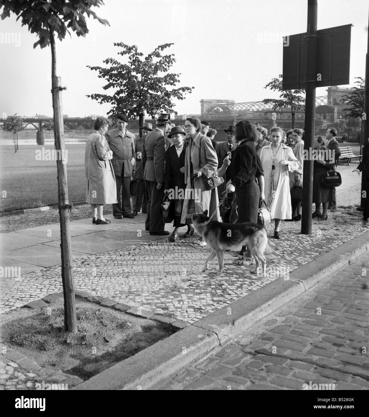 West berlin police -Fotos und -Bildmaterial in hoher Auflösung - Seite ...