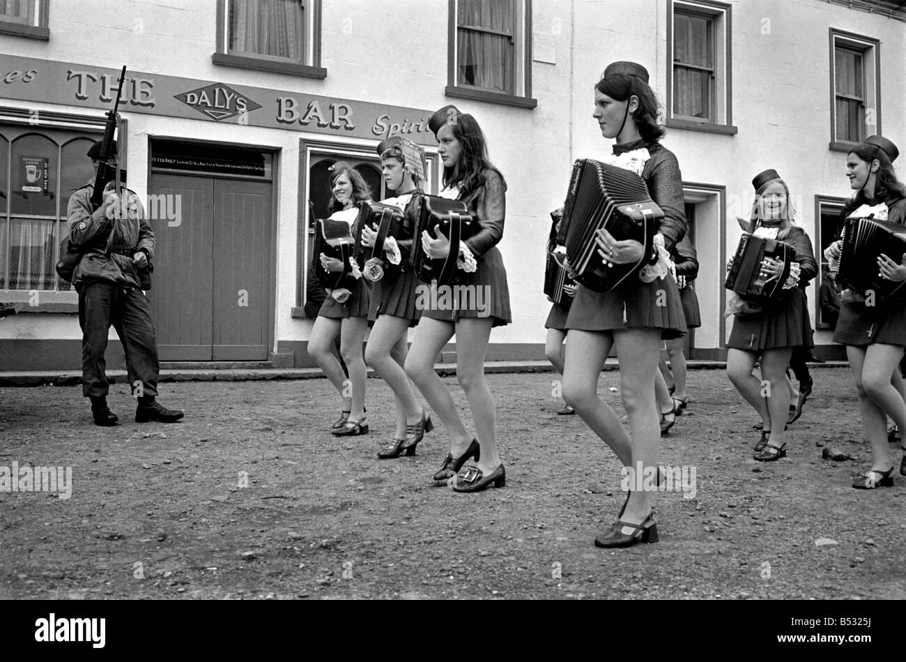 Orange Day-Parade in Pomeroy Co. Tyrone. Nordirland. Juli 1970 70-6810 ...