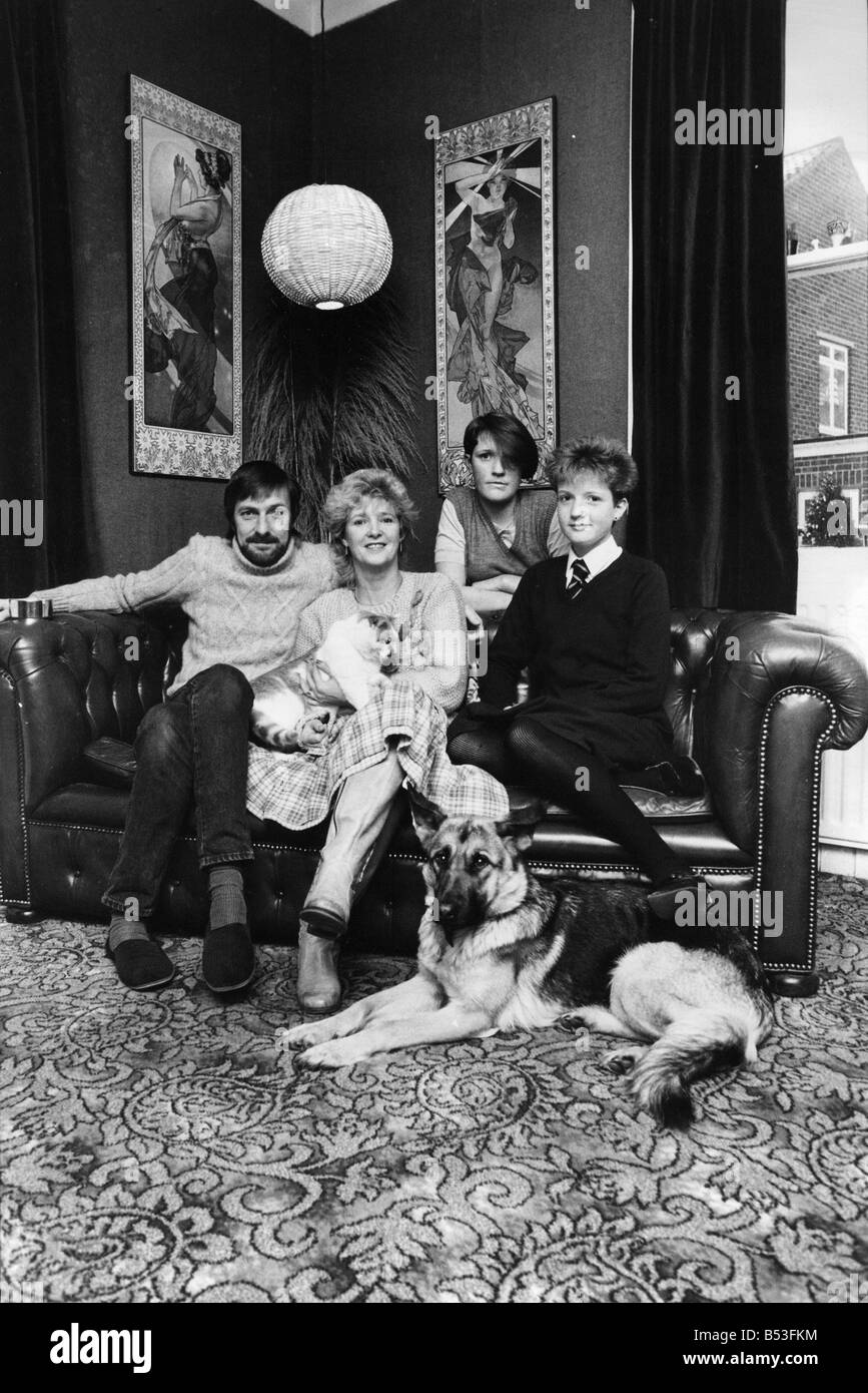 Alan Hull der pop-Gruppe Lindisfarne zu Hause mit seiner Frau Pat und ...