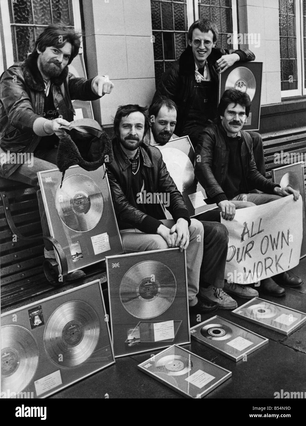 Lindisfarne feiern ihren 10. Geburtstag links Si Cowe Alan Hull Rod ...