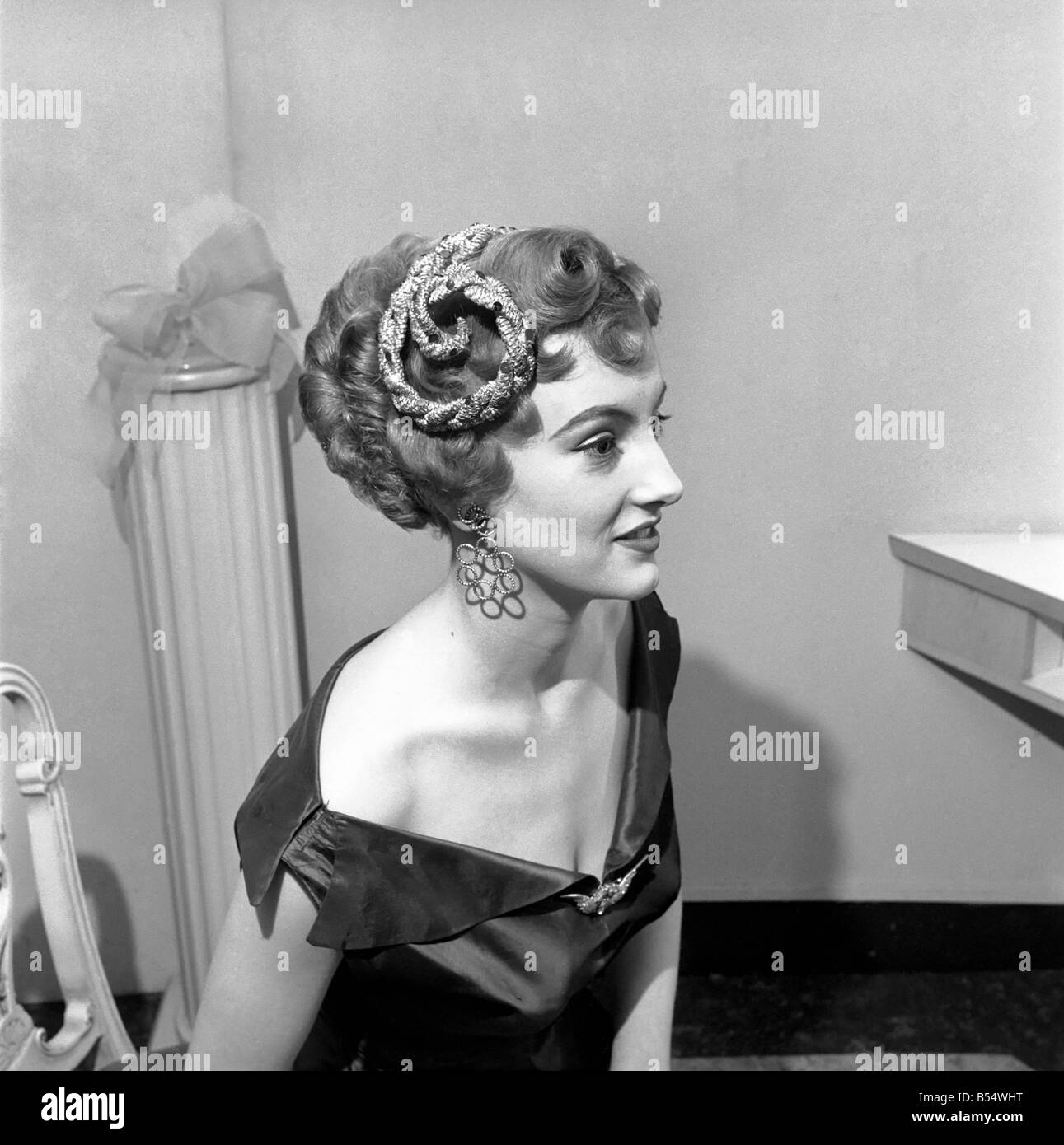 Jennifer bond -Fotos und -Bildmaterial in hoher Auflösung – Alamy