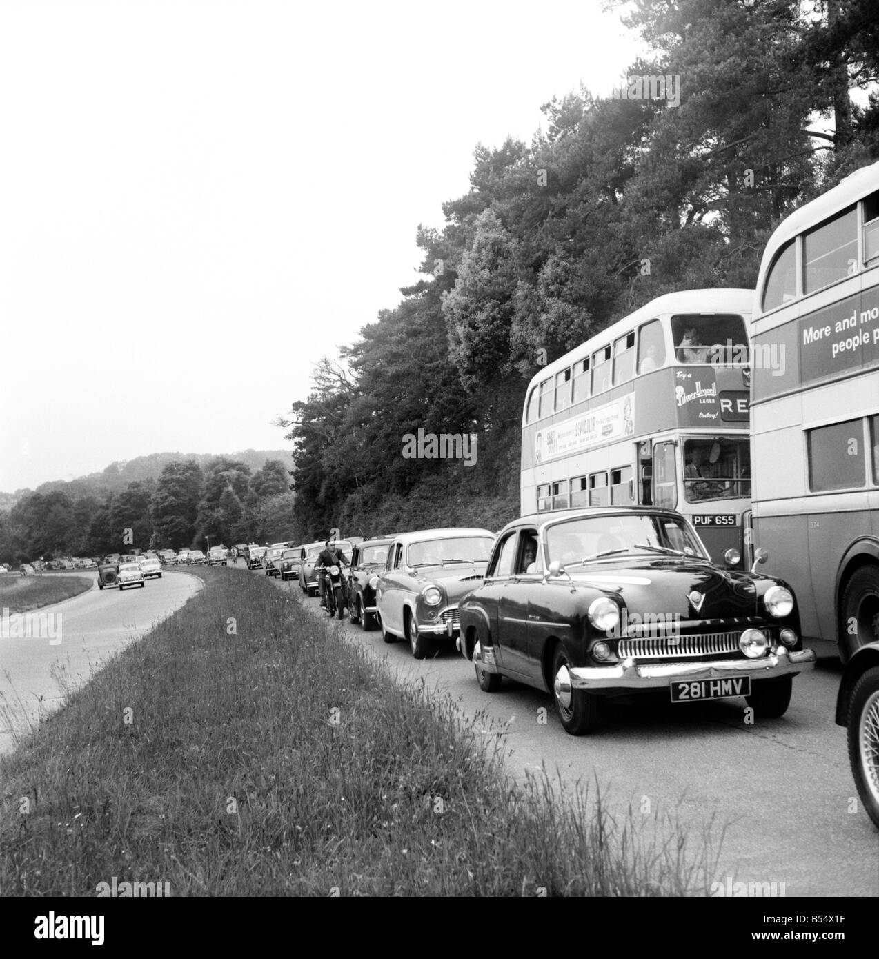 1960 1960s cars traffic on -Fotos und -Bildmaterial in hoher Auflösung ...