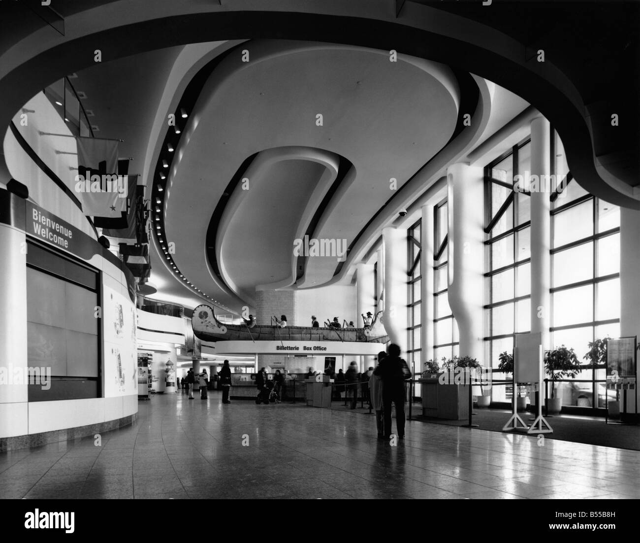 Tickethalle im norden Schwarzweiß-Stockfotos und -bilder - Alamy