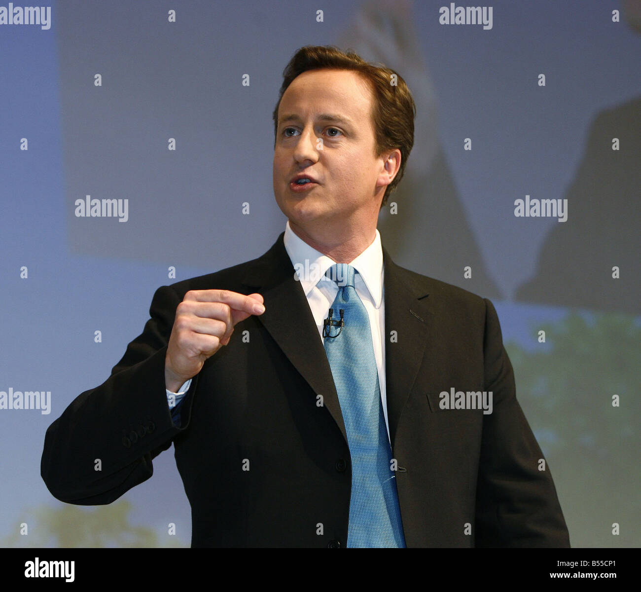 Tory Führer David Cameron macht seine Rede an die Delegierten der ...