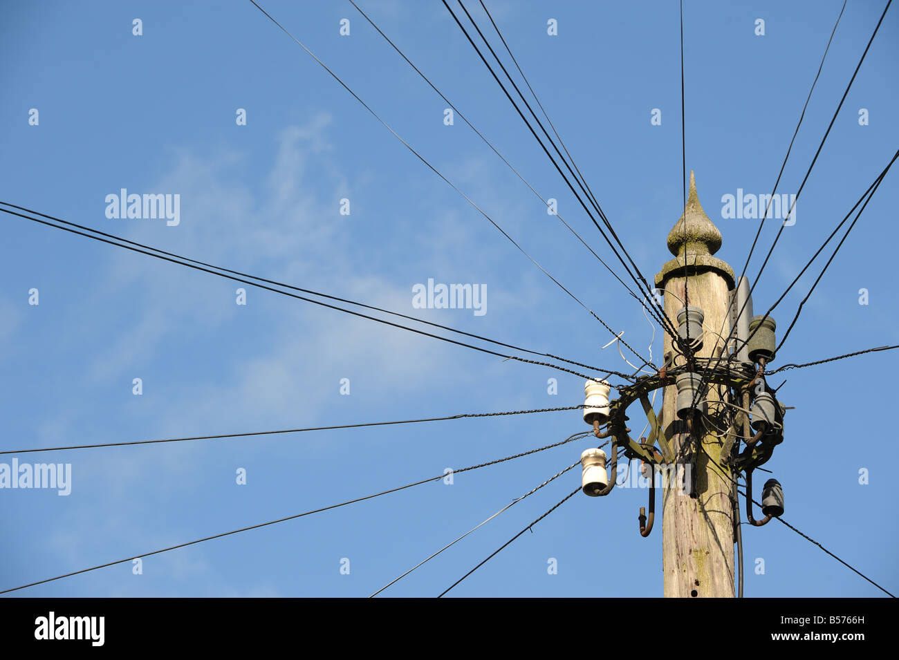 Telefon kupferdraht -Fotos und -Bildmaterial in hoher Auflösung – Alamy
