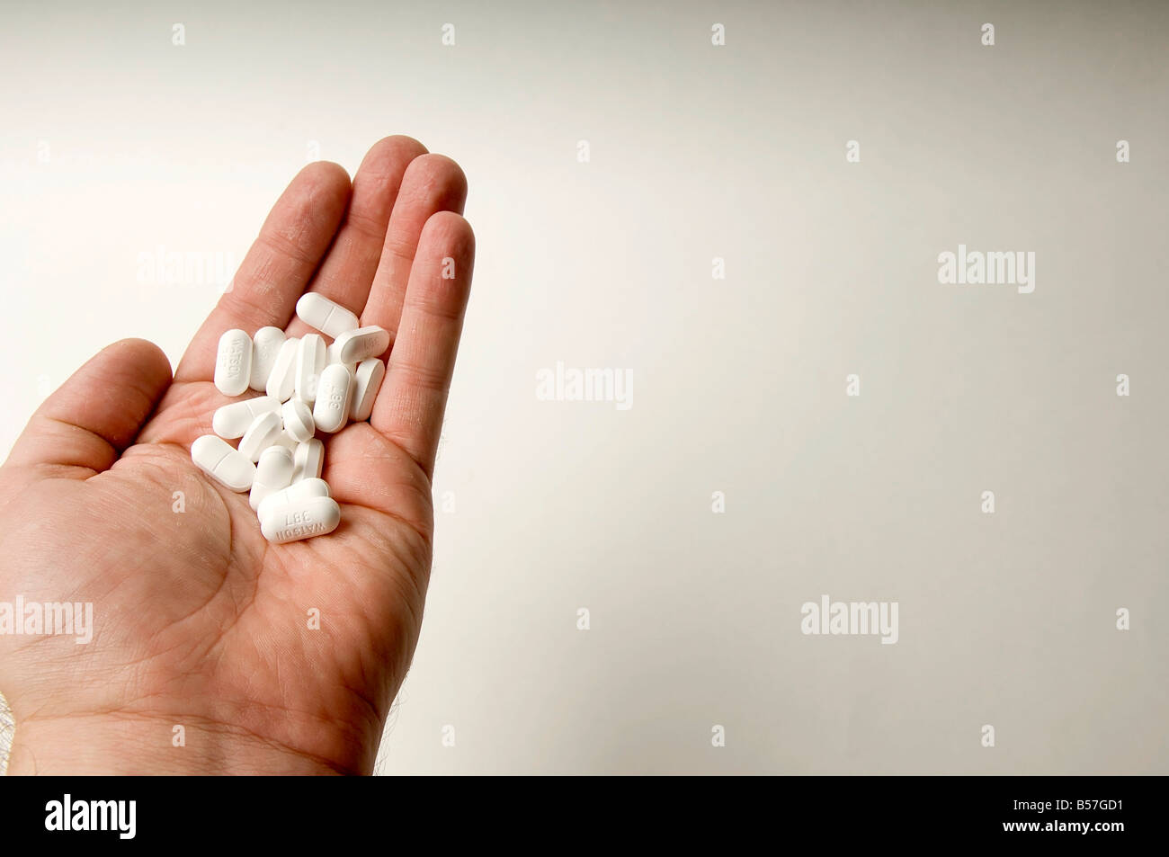 Hydrocodon paracetamol -Fotos und -Bildmaterial in hoher Auflösung – Alamy