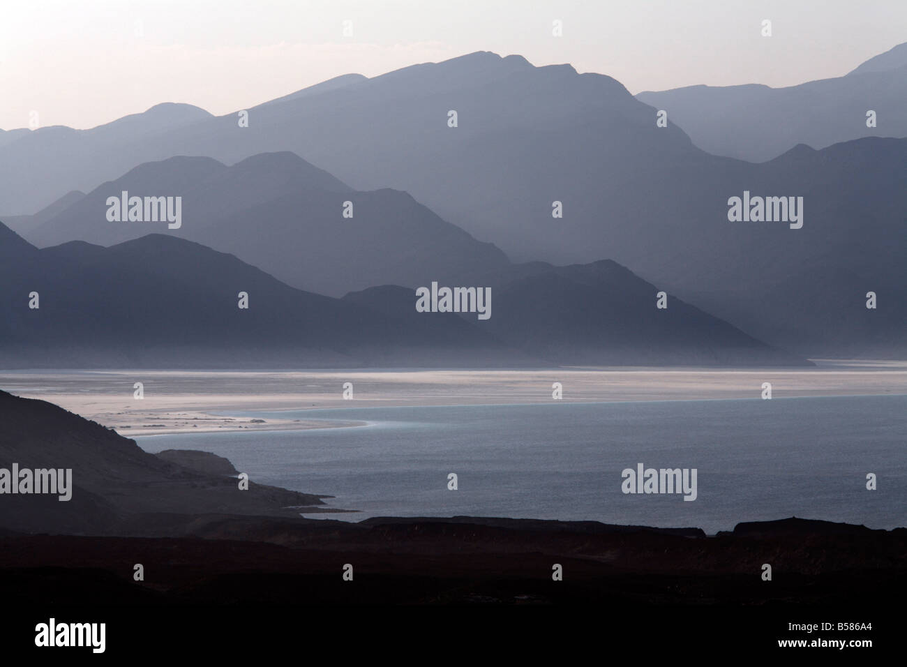 Lac Assal, der tiefste Punkt auf dem afrikanischen Kontinent und die ... Lac Assal, der tiefste Punkt auf dem afrikanischen Kontinent und die ...