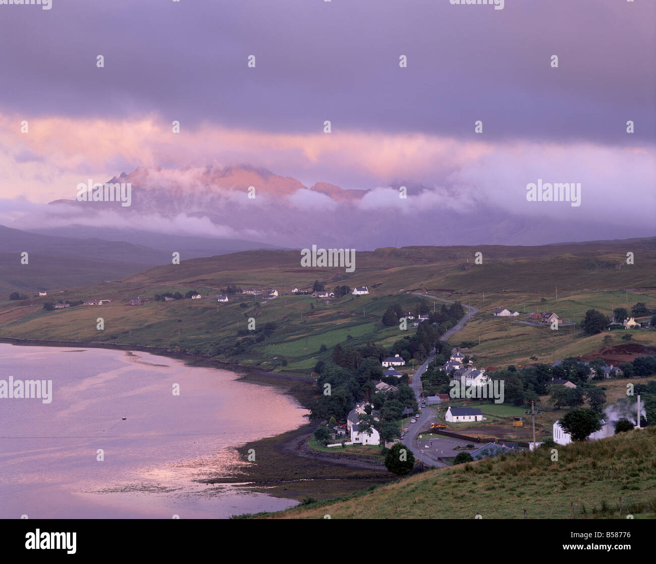 Carbost Loch Harport Stockfotos und -bilder Kaufen - Alamy