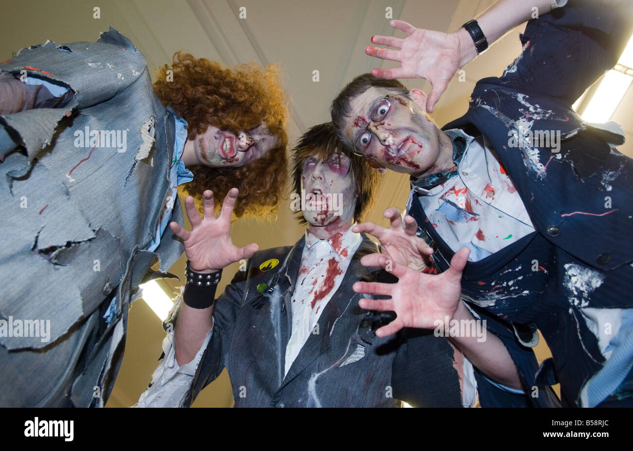 Reanimated corpse -Fotos und -Bildmaterial in hoher Auflösung – Alamy