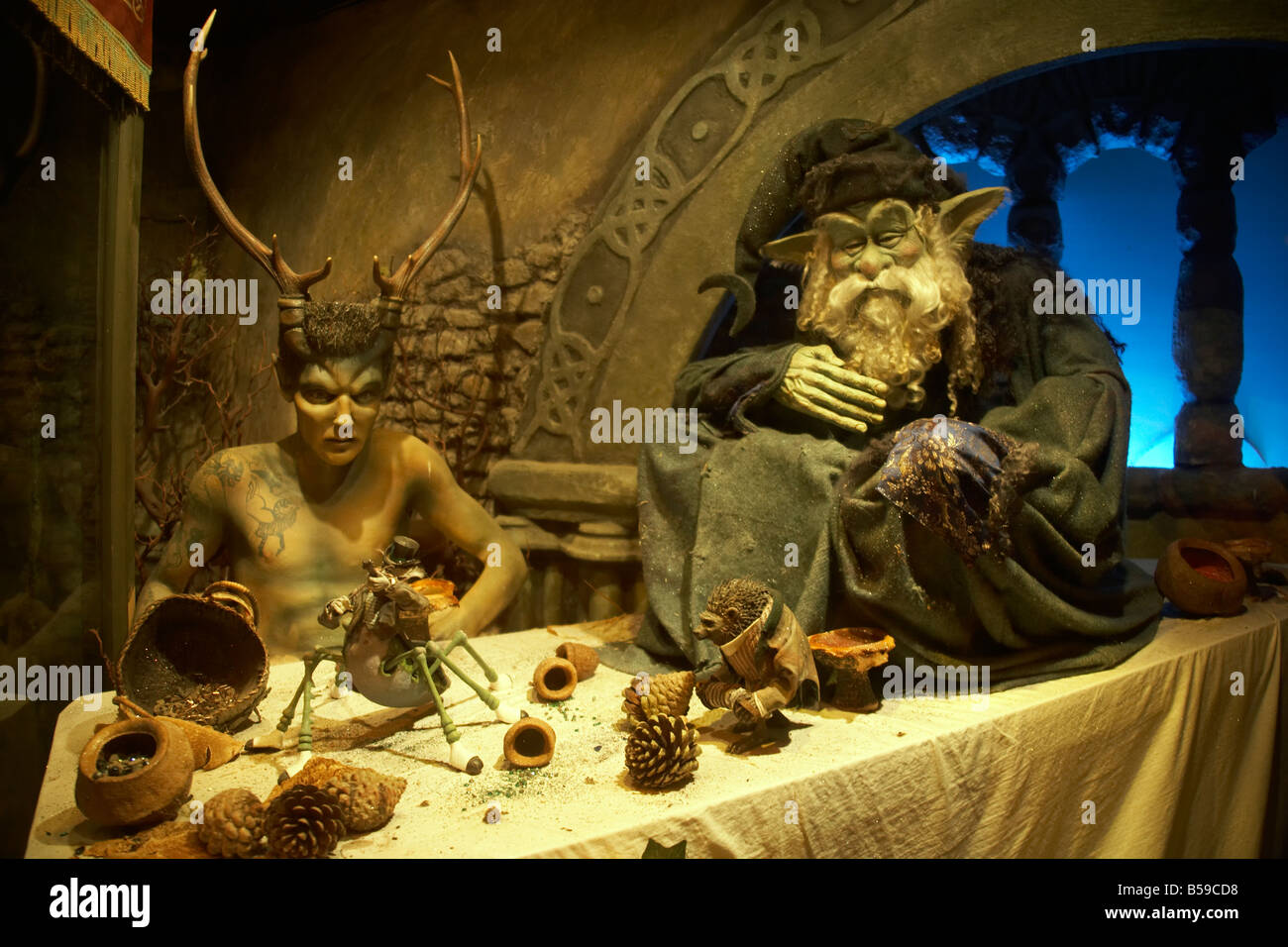 Elf und Satyr Modelle in Blackgang Chine Fantasy Park Isle Of Wight ...