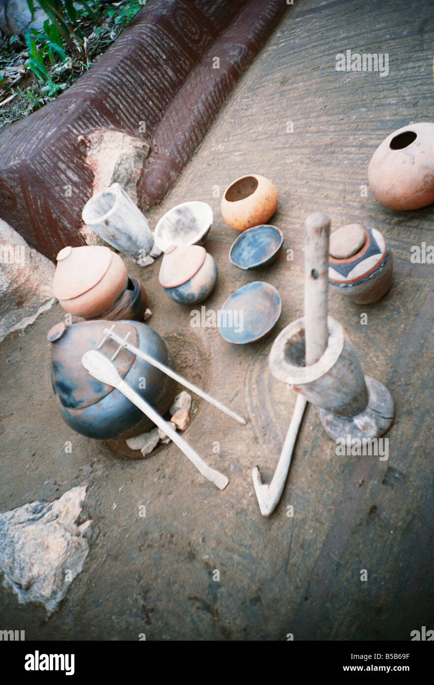 Traditional south african pots -Fotos und -Bildmaterial in hoher ...