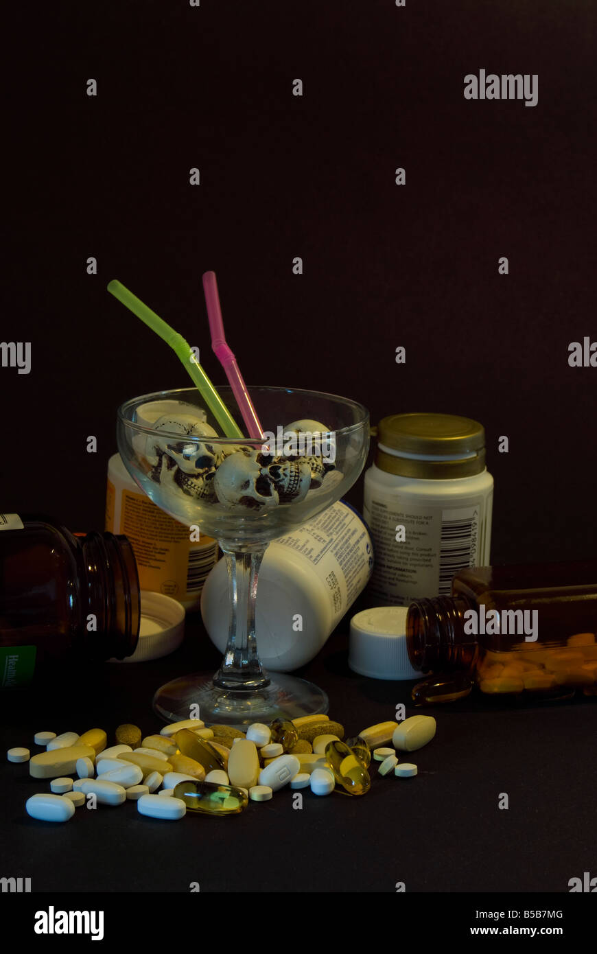 Medikamenten cocktail -Fotos und -Bildmaterial in hoher Auflösung – Alamy