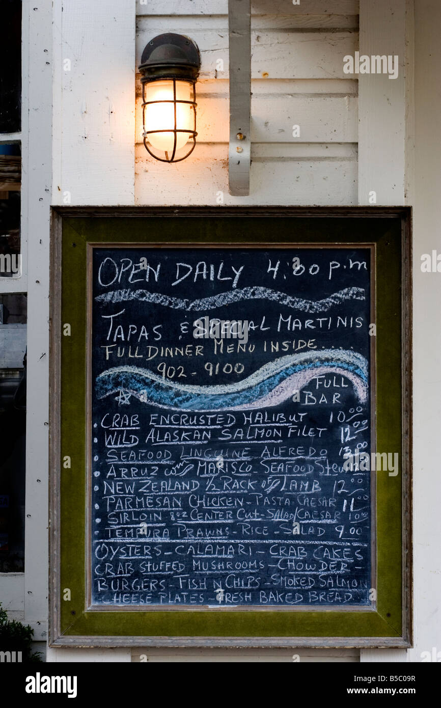Menü-Tafel vor einem restaurant Stockfotografie - Alamy