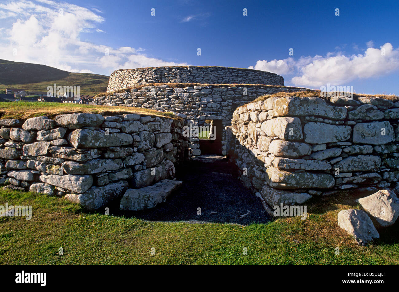 Das Blockhaus bewachen den Eingang, Clickhimin Broch (Turm), Lerwick ...