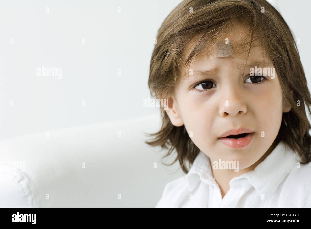 Hispanic boy hurt -Fotos und -Bildmaterial in hoher Auflösung – Alamy